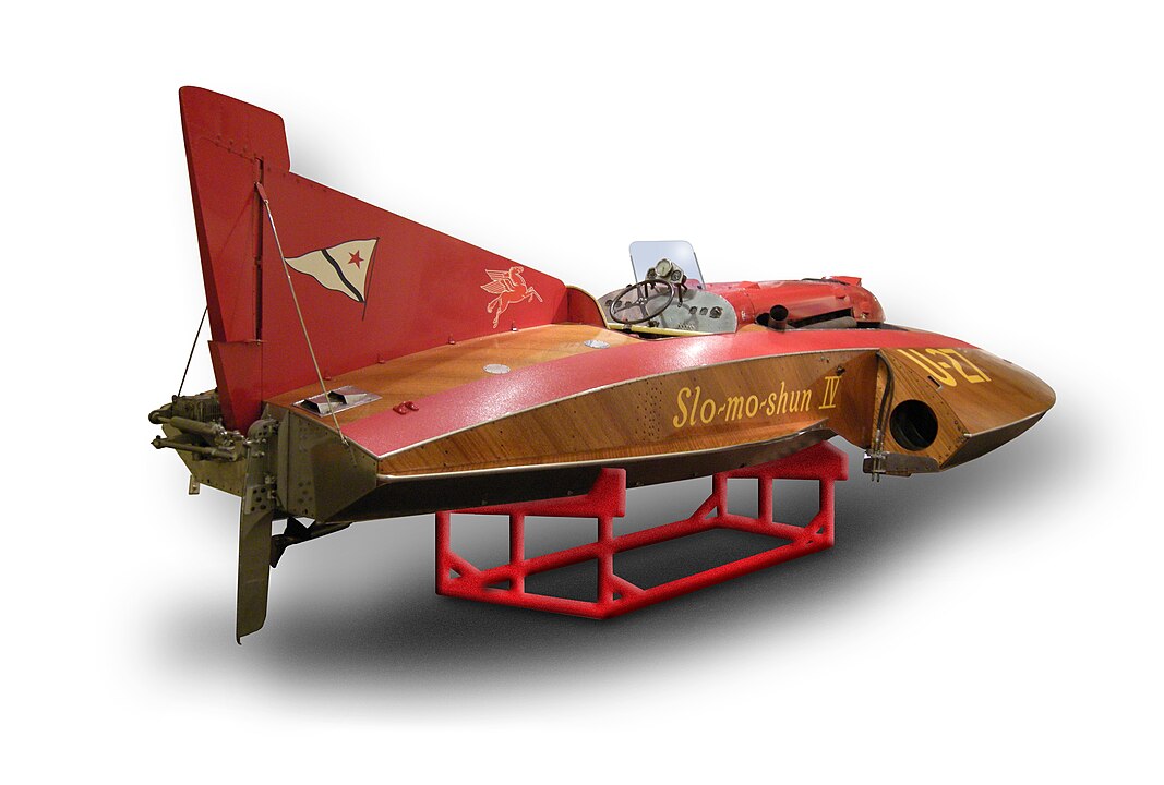 6 Fastest and Most Iconic Racing Boats in History - My Car Makes Noise