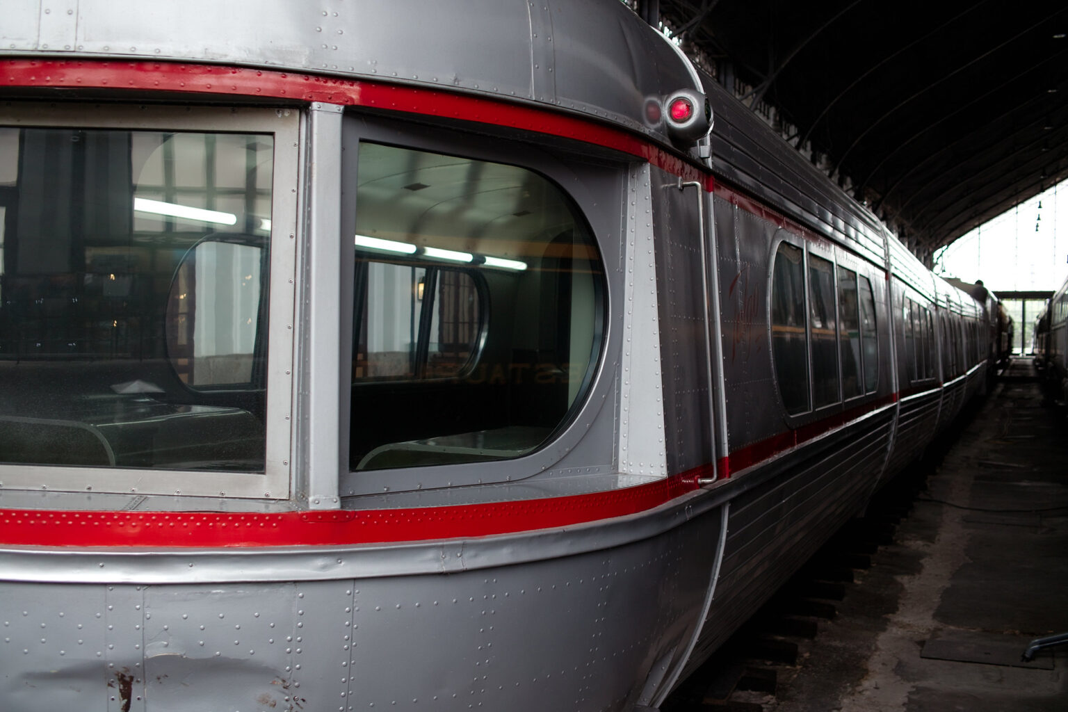 14 Iconic Streamlined Trains That Shaped Travel Design - My Car Makes Noise