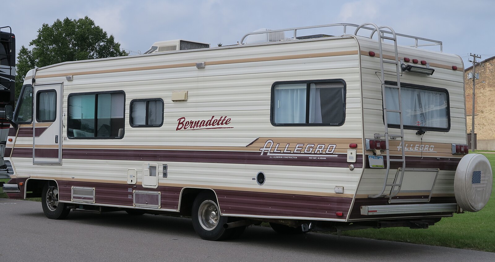 11 Motorhomes from the 1990s That Didn’t Deliver - My Car Makes Noise