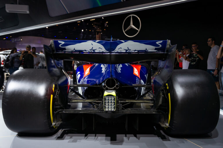 15 Surprising Facts About the Engineering Behind Formula 1 Cars - My ...