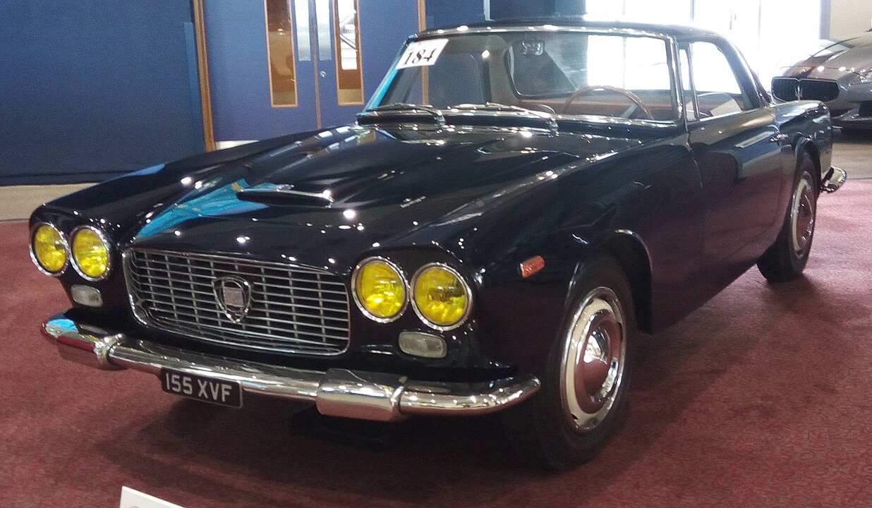 25 Classic Italian Cars Known for Their Elegance and Performance - My ...