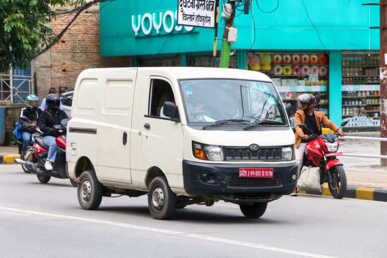 25 Compact Vans with Surprisingly Large Cargo Space - My Car Makes Noise