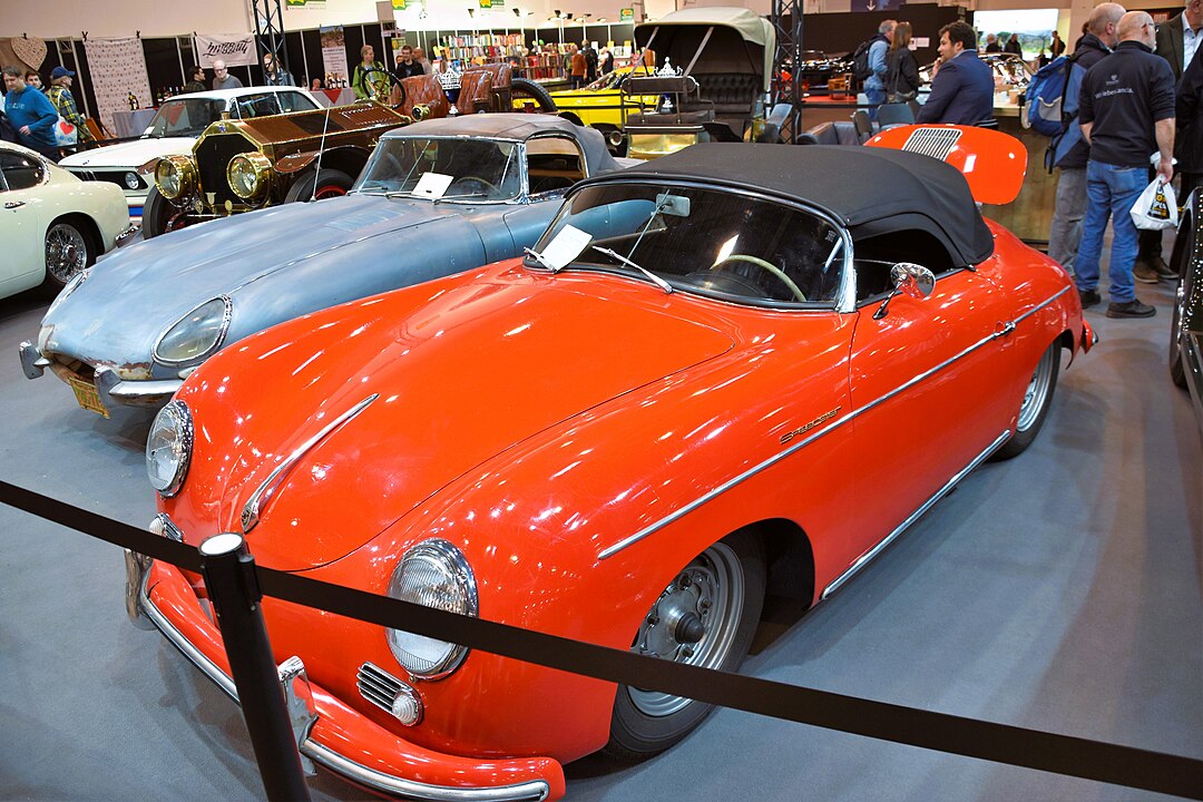 25 Best Vintage Roadsters for the Ultimate Open-Air Driving Experience ...